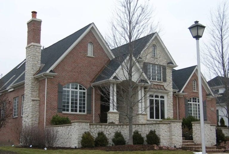 Winter Hills Tumbled White Mosaic Style Real Stone Veneer | Quarry Mill